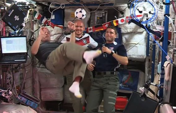 Astronauts play football in zero gravity on ISS (Video) - Canada ...