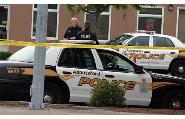 Constable Rob Thandi charged with fraud and obstructing justice ...