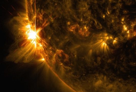 Solar Flares Erupted From The Sun This Morning (Video) - Canada Journal ...