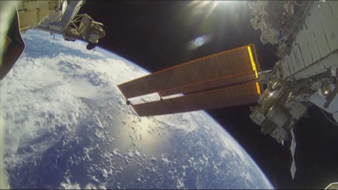 Astronaut films spacewalk using GoPro camera (Video) - Canada Journal ...