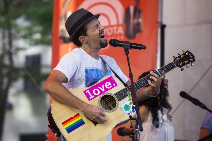 Jason Mraz, Christina Carano Married: Singer Marries Girlfriend in ...
