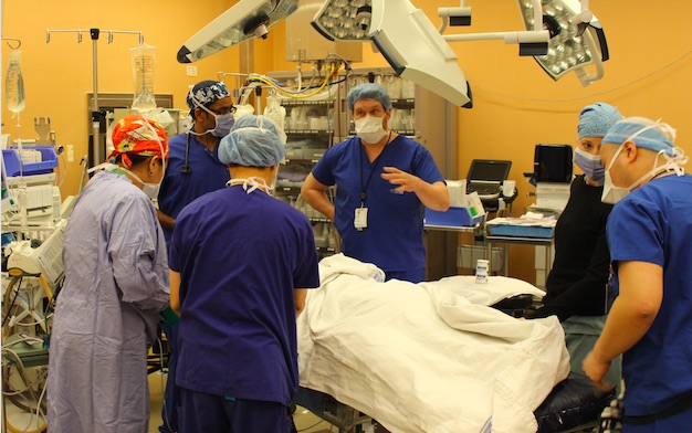 Hospital performs first hand transplant in Canada (Video) - Canada ...