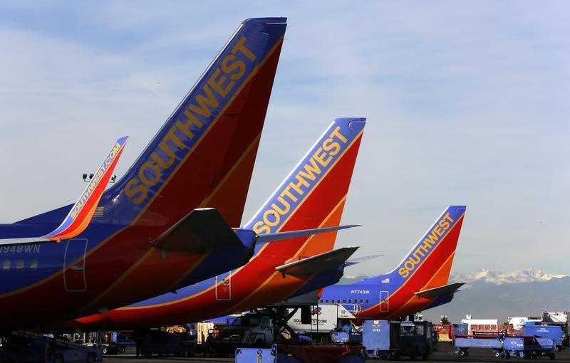 Planes collide on taxiway at Detroit Metro Airport, No Injuries (Photos ...