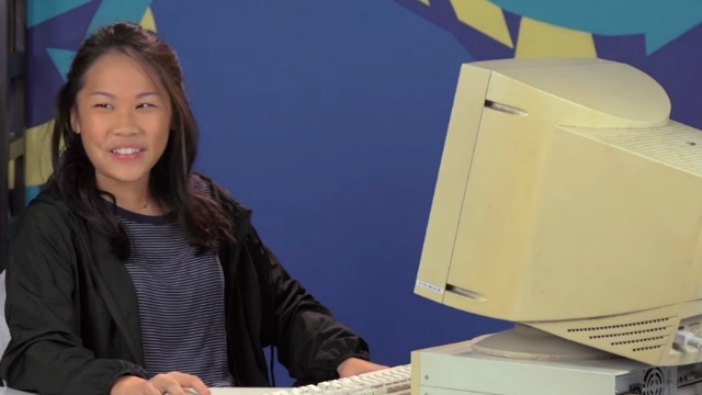 'It's prehistoric!' Teens react to Windows 95 and are utterly baffled ...
