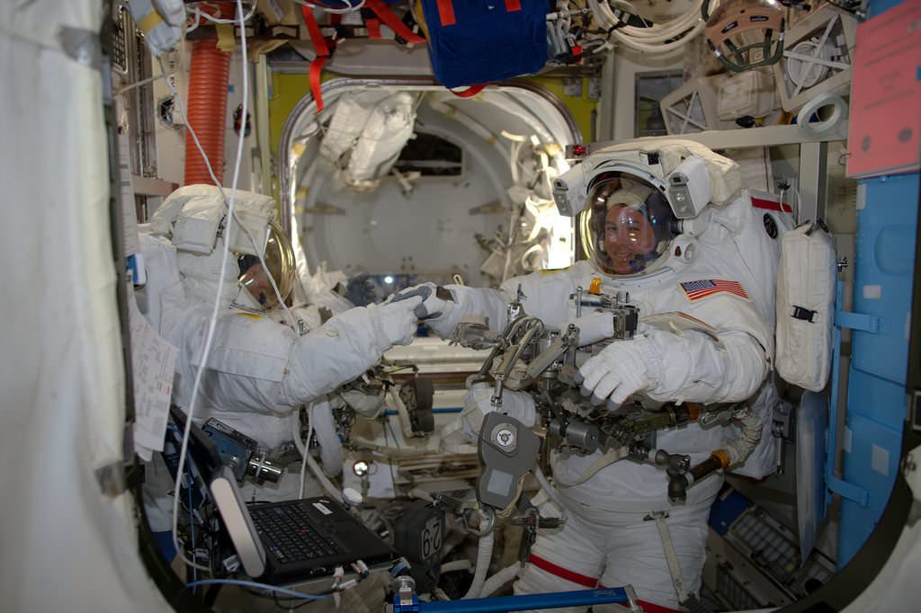 Astronauts complete first phase of upgrading ISS batteries (Video ...